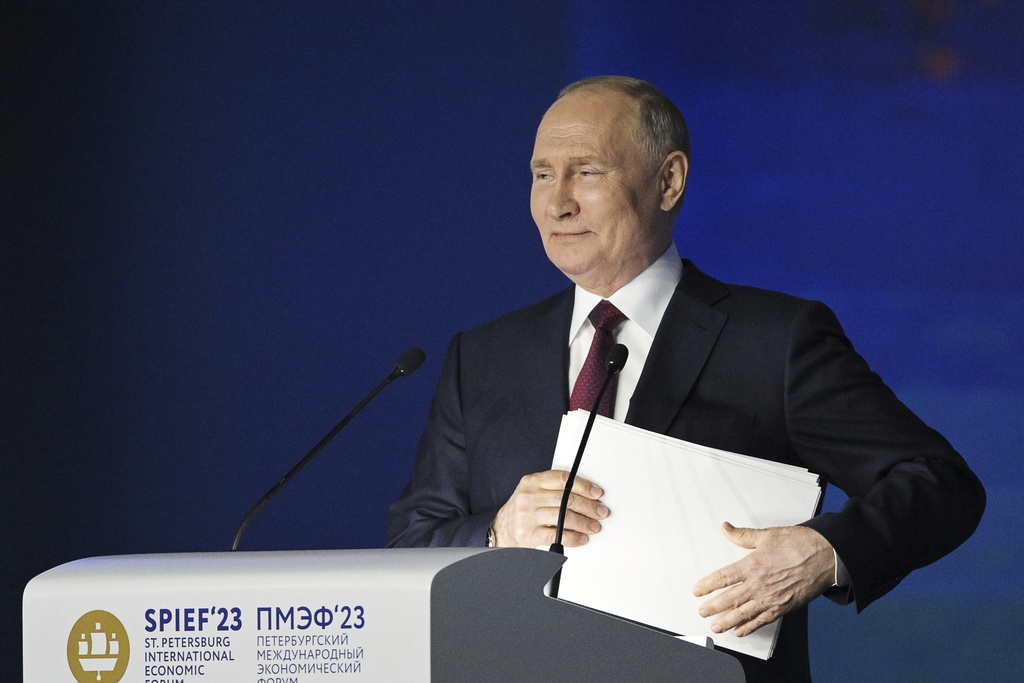 Putin touts Russian economy as Western investors steer clear of St ...